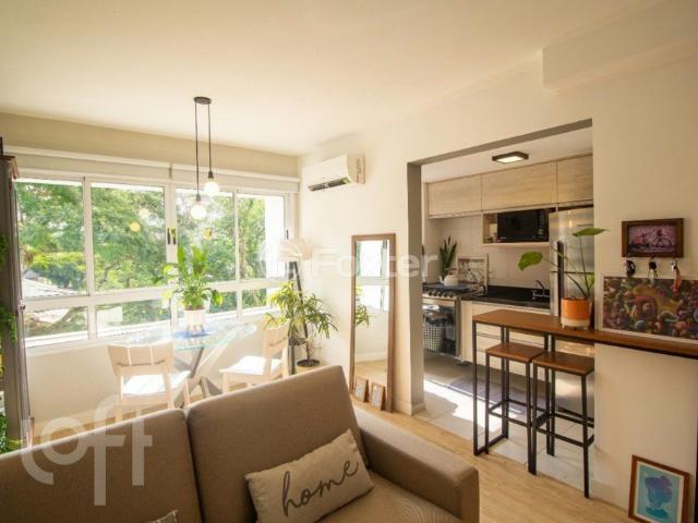 Apartamento com 2 dormitórios em Porto Alegre