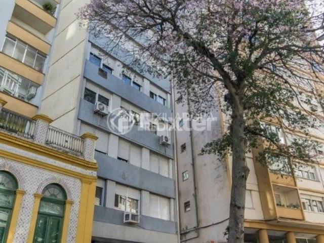 Apartamento com 2 dormitórios em Porto Alegre