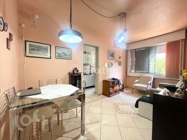 Apartamento com 2 dormitórios em Porto Alegre