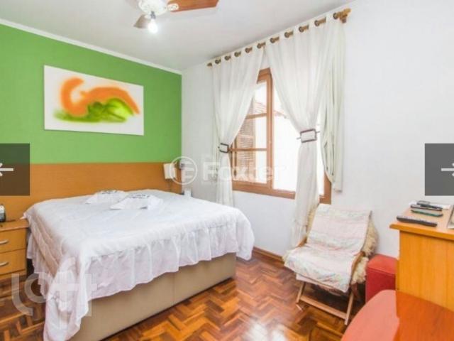 Apartamento com 2 dormitórios em Porto Alegre