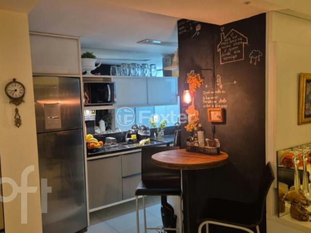 Apartamento com 2 dormitórios em Porto Alegre