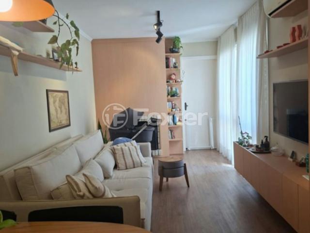 Apartamento com 2 dormitórios em Porto Alegre