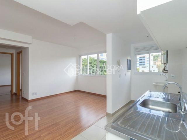 Apartamento com 2 dormitórios em Porto Alegre