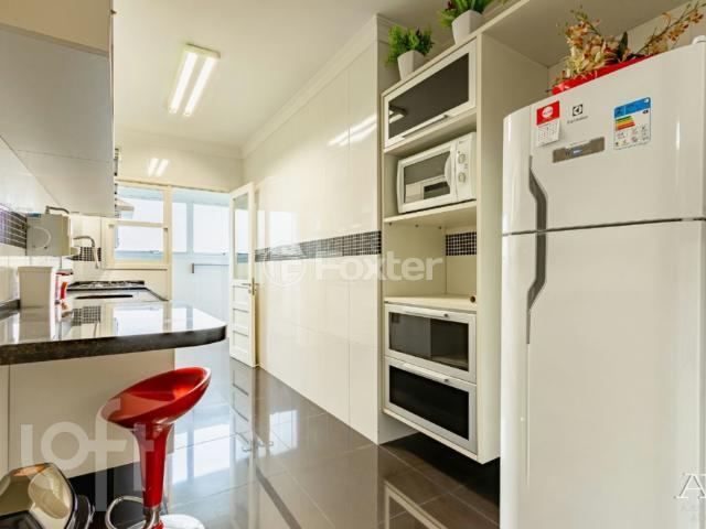 Apartamento com 2 dormitórios em Porto Alegre