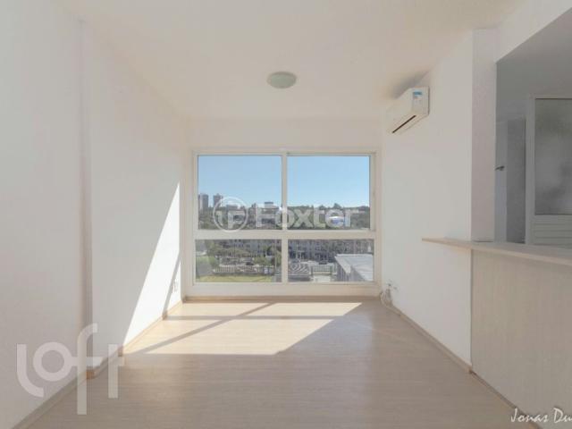 Apartamento com 2 dormitórios em Porto Alegre