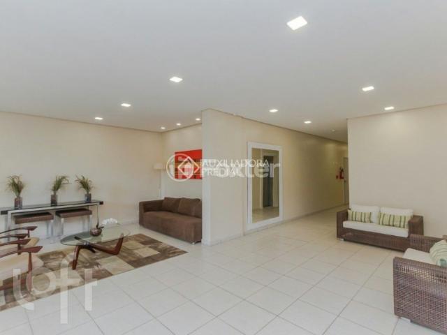 Apartamento com 2 dormitórios em Porto Alegre