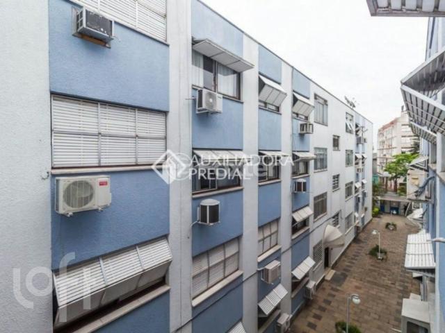 Apartamento com 2 dormitórios em Porto Alegre