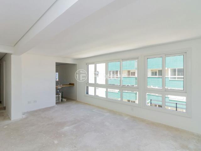 Apartamento com 2 dormitórios em Porto Alegre