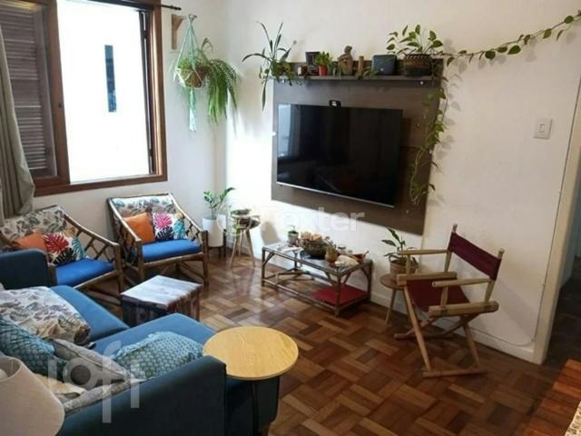 Apartamento com 2 dormitórios em Porto Alegre