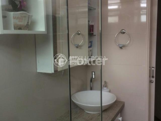 Apartamento com 2 dormitórios em Porto Alegre