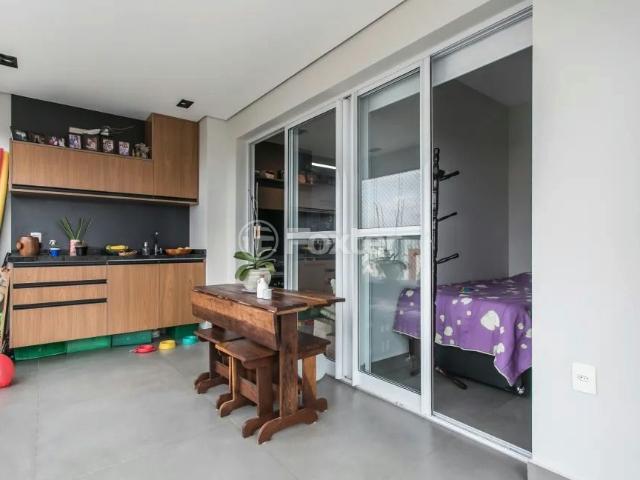 Apartamento com 2 dormitórios em São Paulo