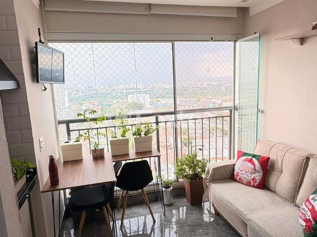 Apartamento com 2 dormitórios em São Paulo