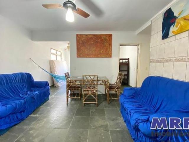 Apartamento com 2 dormitórios, localizado a 600 metros da Praia do Sapê. AP00067