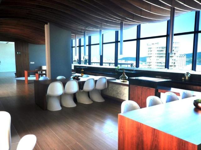 Apartamento com 2 dormitórios, mobiliado para alugar no Gonzaga em Santos