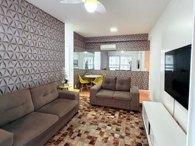 Apartamento com 2 dormitórios, mobiliado para alugar no Gonzaga em Santos