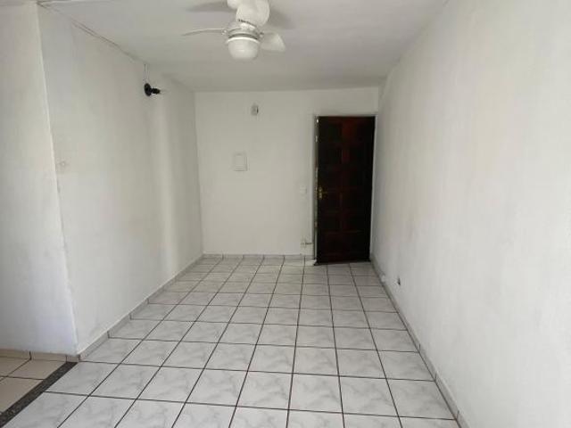 Apartamento com 2 dormitórios, no 1andar, uma vaga de garagem