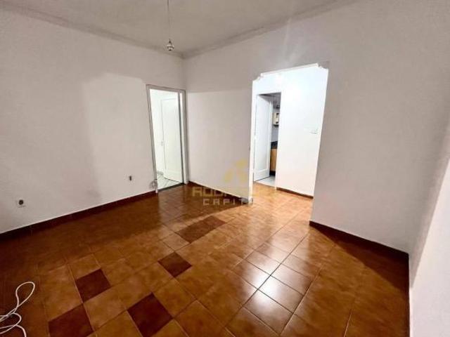 Apartamento com 2 dormitórios no bairro da Vila Belmiro 2° andar de frente Documentação OK