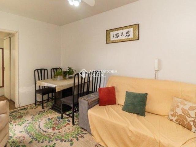 Apartamento com 2 dormitórios no Bairro Farroupilha