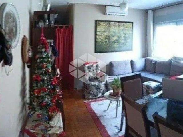 Apartamento com 2 dormitórios no bairro Medianeira em Porto Alegre