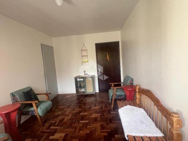 APARTAMENTO COM 2 DORMITORIOS NO CENTRO