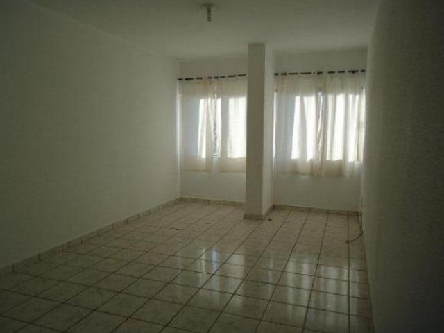 Apartamento com 2 dormitórios no Núcleo Res. Silvio Vilari próximo a Prefeitura Municipal em São Car