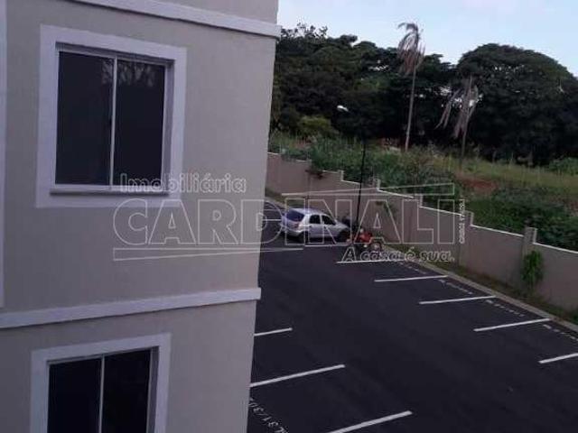 Apartamento com 2 dormitórios no Res. Monsenhor Romeu Tortorelli próximo a Escola Attilia Prado Marg