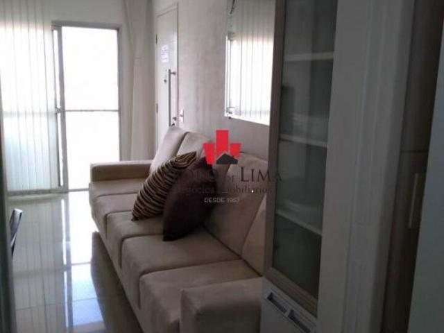 Apartamento com 2 dormitórios, sacada e 1 vaga, em Penha