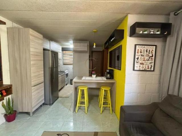 Apartamento com 2 dormitórios, salas estar e jantar integradas, cozinha. Vaga rotativa. Condomínio D