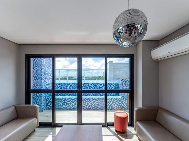 Apartamento com 2 dormitórios, sendo 1 suíte, mobiliado, e 2 vagas de garagem no bairro Cristal COD: 21902