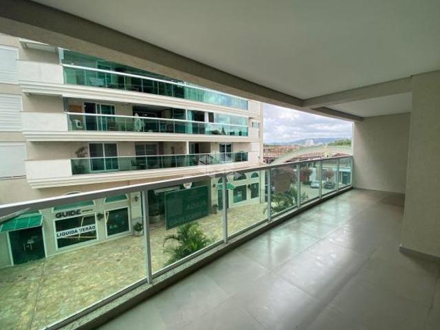 Apartamento com 2 dormitórios, sendo 1 suite no centro de Santa Cruz do Sul!