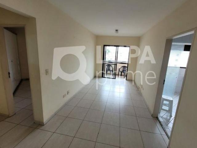 Apartamento com 2 dormitórios sendo 1 suíte á venda em Santana