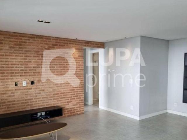 Apartamento com 2 dormitórios sendo 1 suíte á venda na Mooca