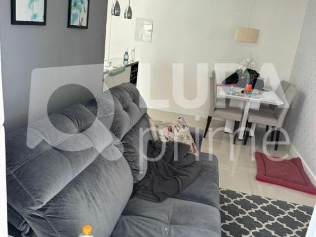 Apartamento com 2 dormitórios sendo 1 suíte á venda na Vila Aurora