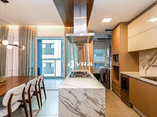 Apartamento com 2 dormitórios sendo 1 suíte à venda, por R$ 1.090.000 Água Verde Curitiba