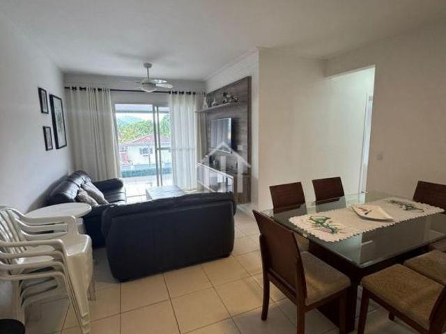 Apartamento com 2 dormitórios, sendo 1 suíte, apenas uma quadra da praia
