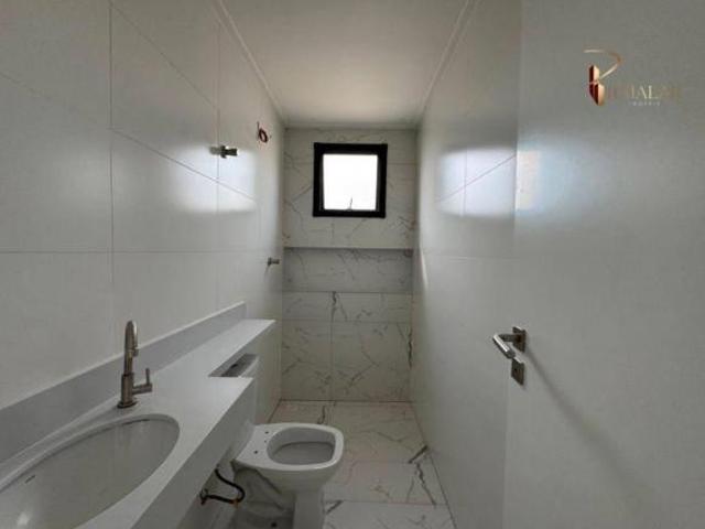 Apartamento com 2 dormitórios sendo 1 suite com churrasqueira à carvão e 2 vagas fixas no canto do f