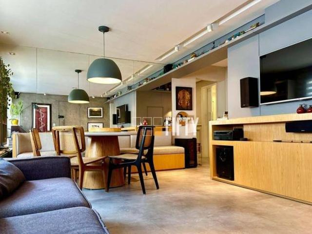 Apartamento com 2 dormitórios, sendo 1 suíte com closet amplo e iluminado, à venda, 98 m² Brooklin