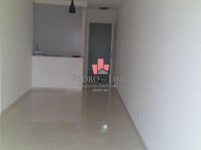 Apartamento com 2 dormitórios sendo 1 suíte, cozinha americana, sacada e 1 vaga na Ponte Rasa