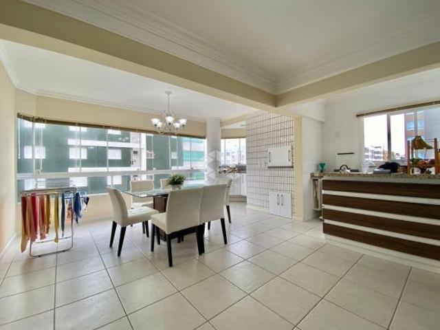 Apartamento com 2 dormitórios, sendo 1 suíte e 1 vaga no bairro Zona Nova