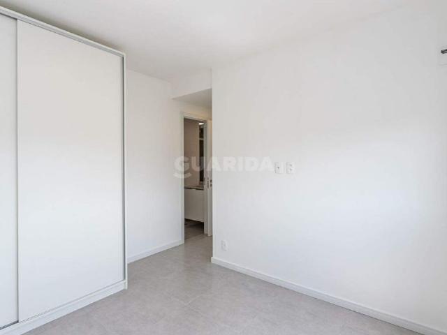 Apartamento com 2 dormitórios, sendo 1 suíte, e 1 vaga de garagem no bairro Central Park COD: 21721