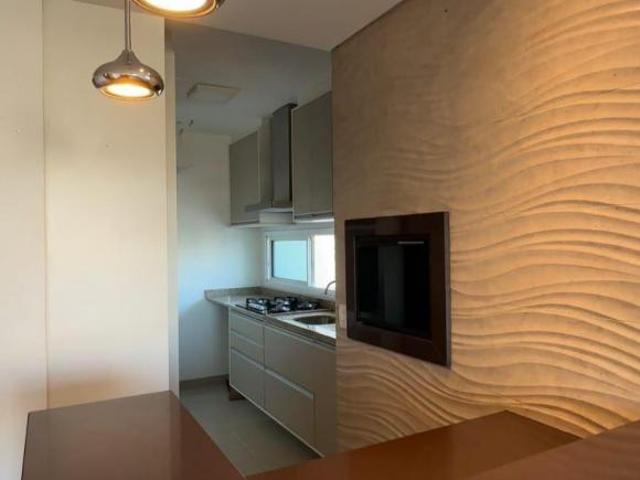 Apartamento com 2 dormitórios, sendo 1 suíte, e sala ampla com ambientes integrados Condomínio Res