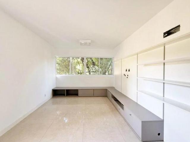 Apartamento com 2 dormitórios, sendo 1 suíte, e sala ampla com ambientes integrados Condomínio Res