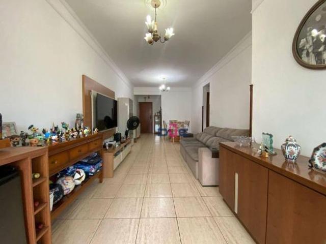 Apartamento com 2 dormitórios sendo 1 suíte, vaga demarcada, andar alto de frente. À venda, 107 m² p