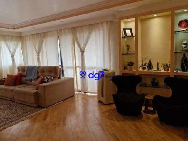 Apartamento com 2 dormitórios sendo 1 suíte, 3 banheiros e sala 2 ambientes!