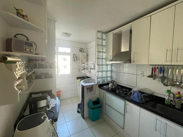Apartamento com 2 dormitórios, suite e 2 vagas cobertas em Nossa Senhora das Gra