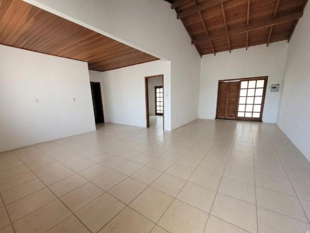 Apartamento com 2 Dormitórios, Suíte e 80m² – água inclusos no valor