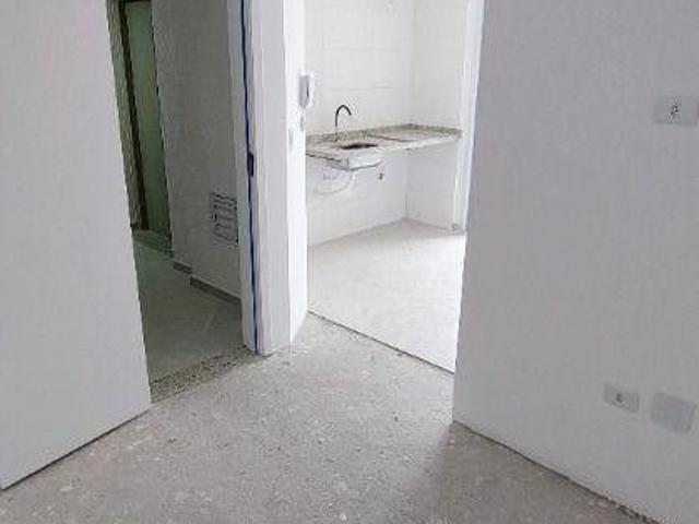 Apartamento com 2 dormitórios suíte sacada com pia e tomada para Grill. Baixo valor de condomínio
