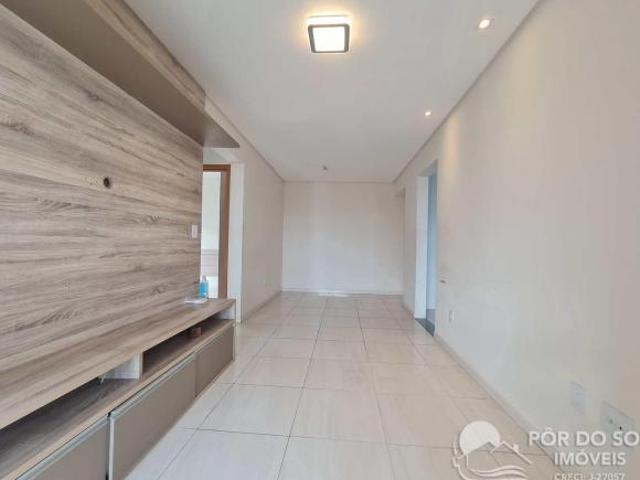 Apartamento com 2 dorms, Guilhermina, Praia Grande R$ 450 mil