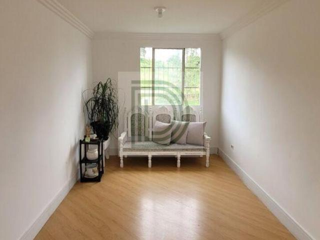 Apartamento com 2 dorms próximo ao metrô Vila Sonia.