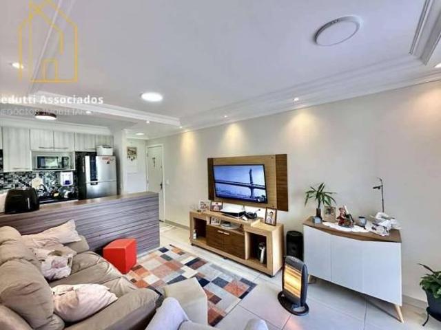 Apartamento com 2 dorms sendo 1 suíte, 64 metros. Venda/Locação